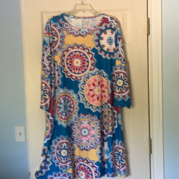 Insulation | Dresses | Teal Background Medallion Pattern Dress Wpockets ...